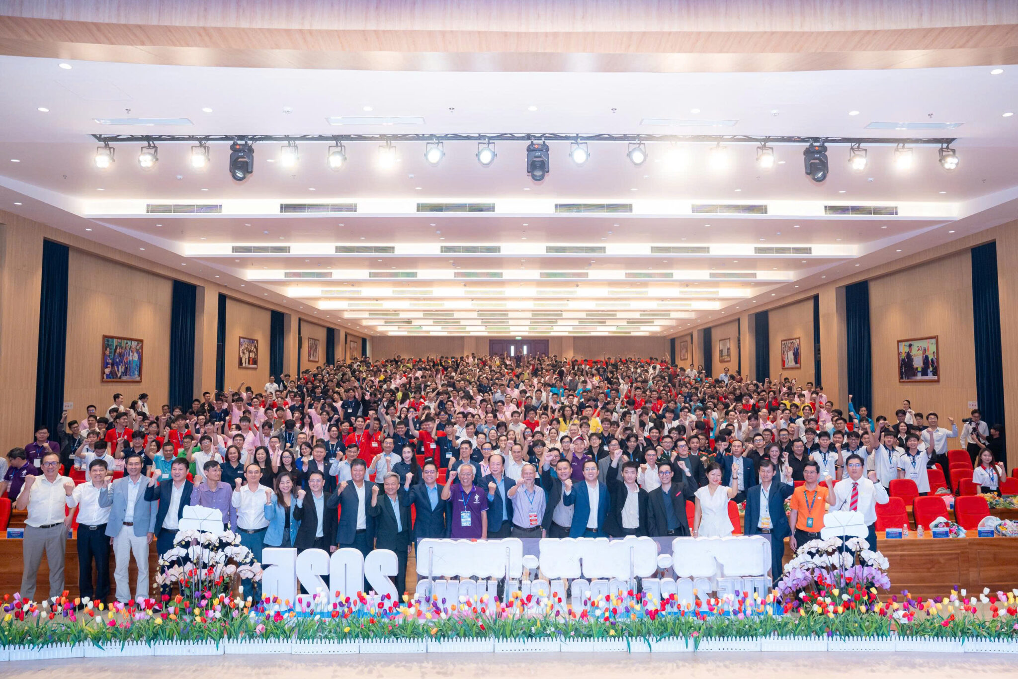 CT GROUP ACCOMPANIES OLP’25, OLPAL’25, PROCON VIETNAM & ICPC ASIA HCMC ...